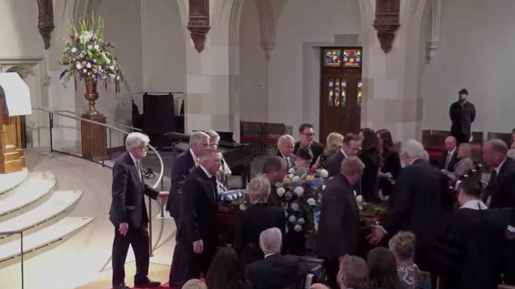 Bill Knapp celebrated as a civic visionary who shaped modern Des Moines