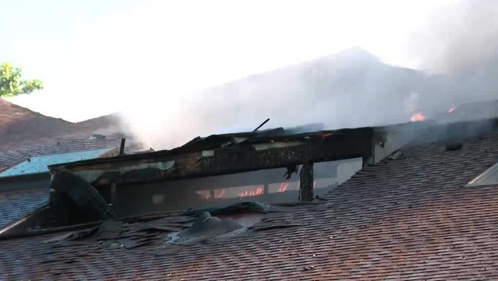 Campton, New Hampshire fire: 2 injured