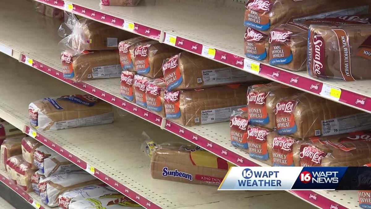 Grocery stores busy as people stock up for winter weather