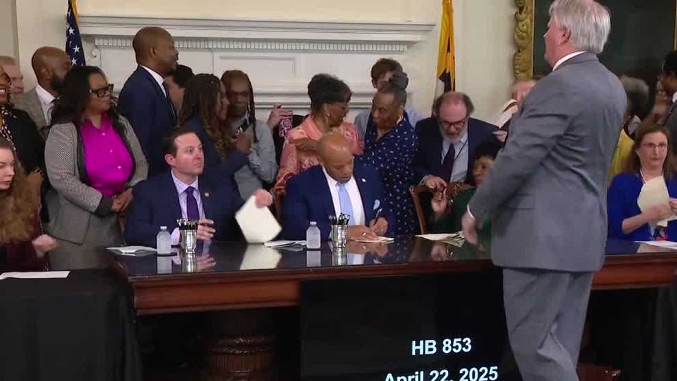 Moore signs controversial Second Look Act into law