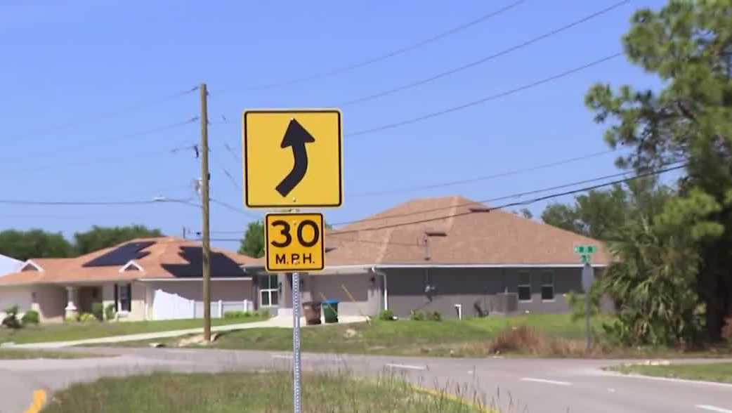 Signs installed on Cape Coral curve after recent crashes, city urges ...