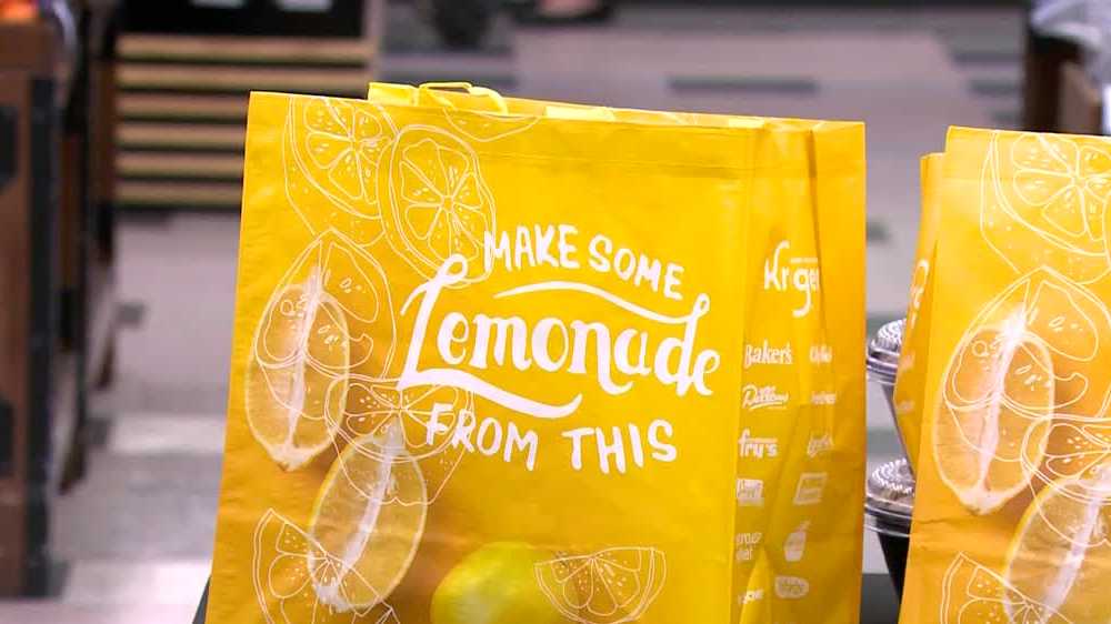 Louisville Metro council member promoting reusable bags