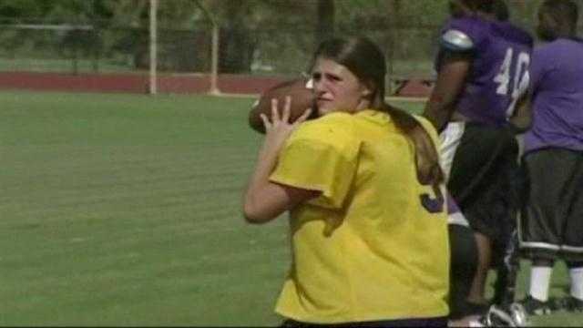 Fla. High school gets first female quarterback
