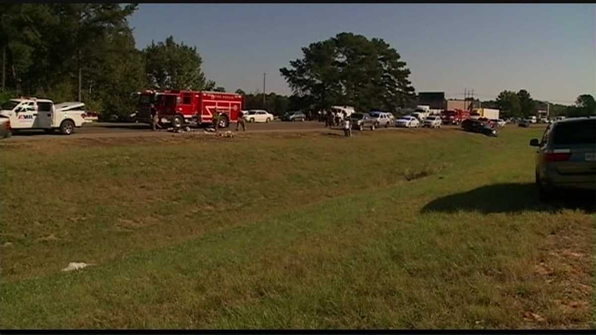 Man trying to help killed on I-20