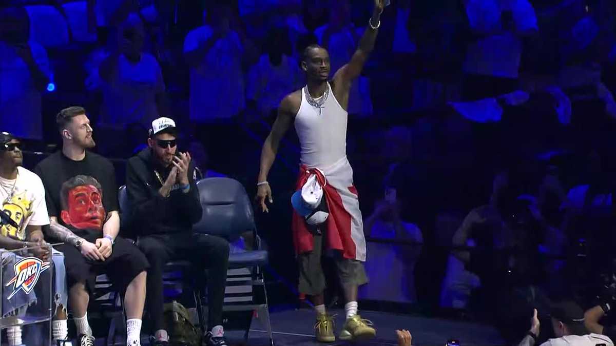 Oklahoma teacher provided Canadian flag SGA wore during parade