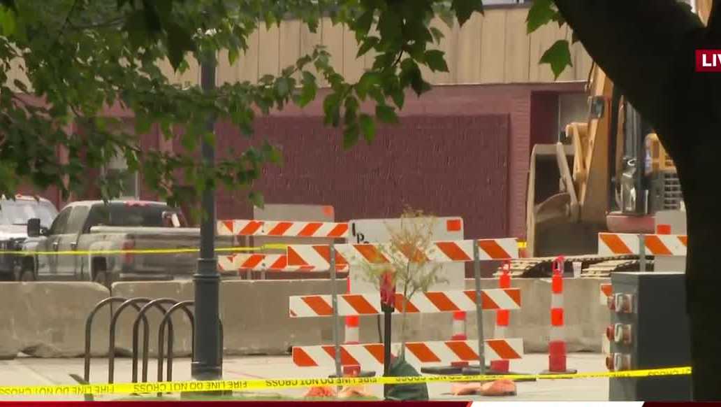 Crews working to repair broken natural gas line in downtown Des Moines