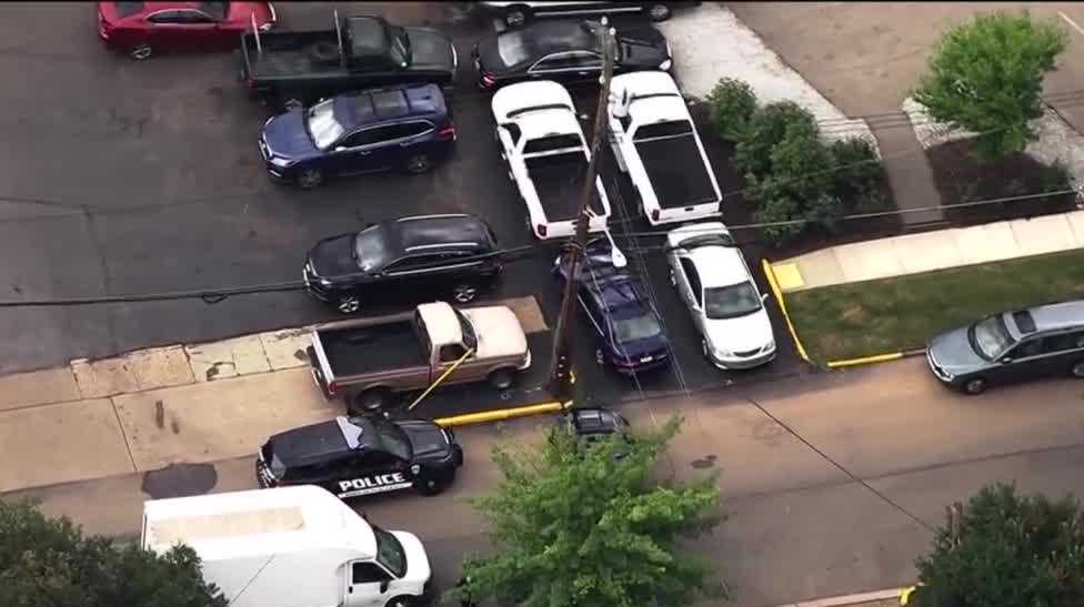 Aspinwall: Police officer hit by vehicle on Freeport Road