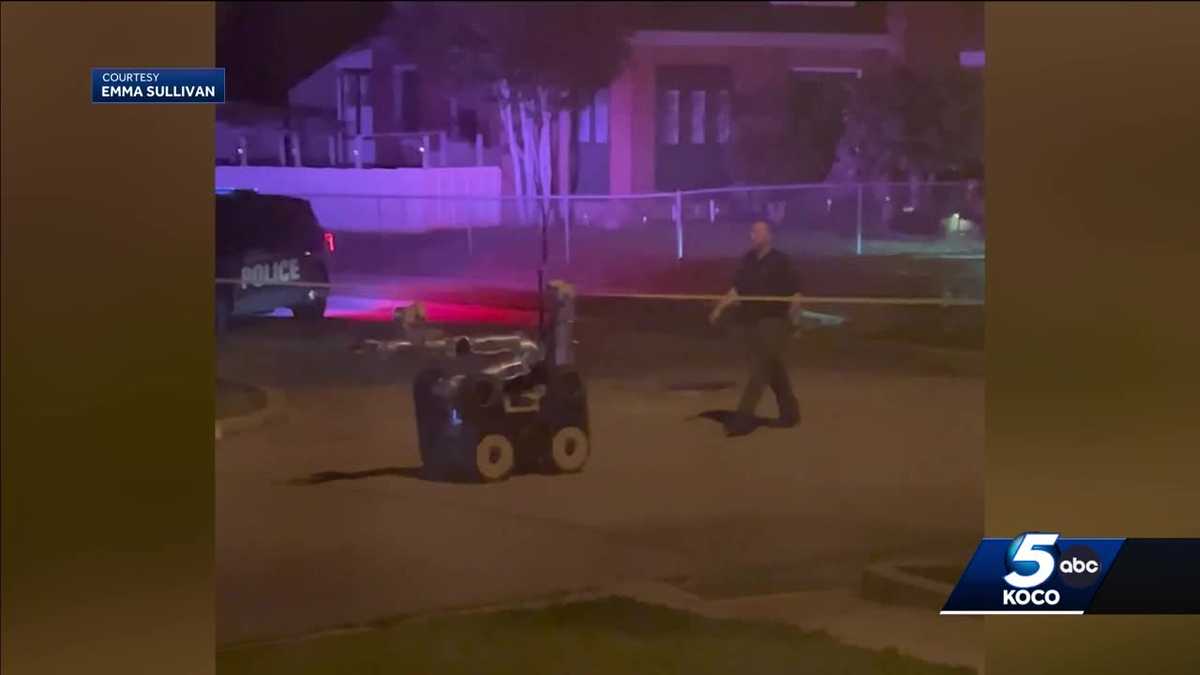 Man in Oklahoma City find possible artillery shell in backyard
