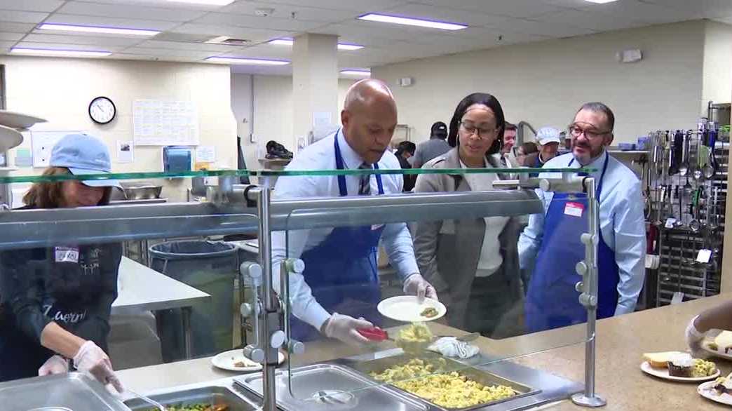 Gov. Moore helps serve food at emergency food center