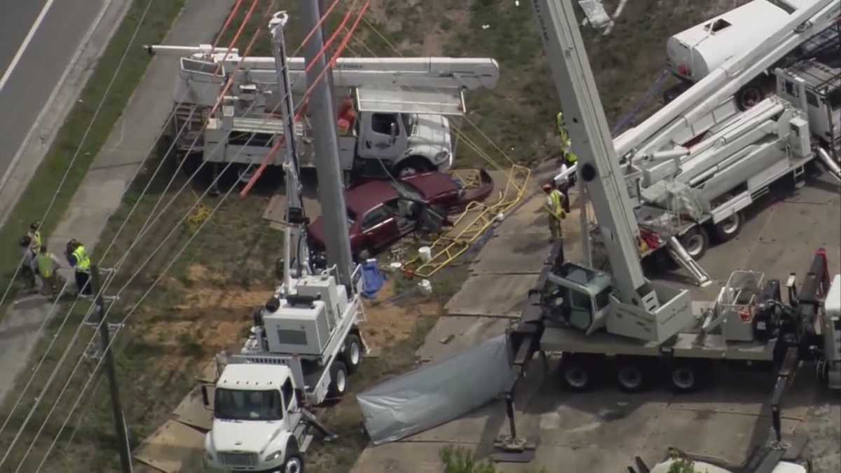 3 utility workers hit, killed by car