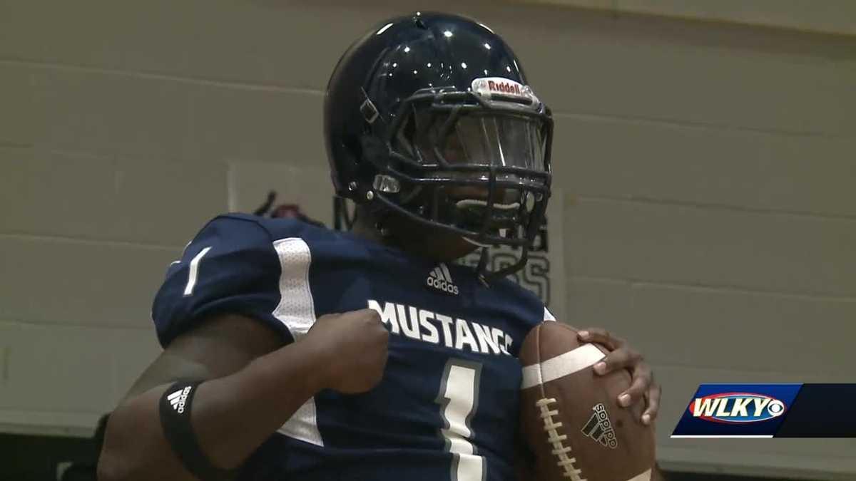 Moore Mustangs football program gets new uniforms from Belichick Foundation