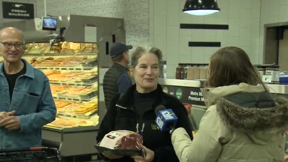 Shoppers head to the store for last-minute Christmas meal staples