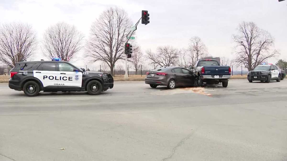 Omaha crash critically injures one person