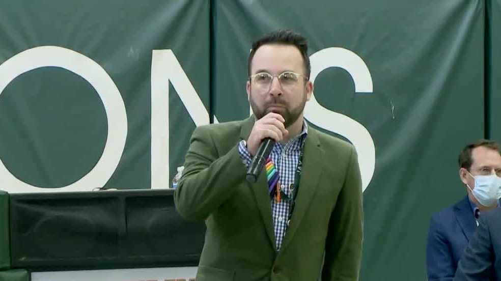 New Orleans teacher Jay Weisman wins $25,000 surprise