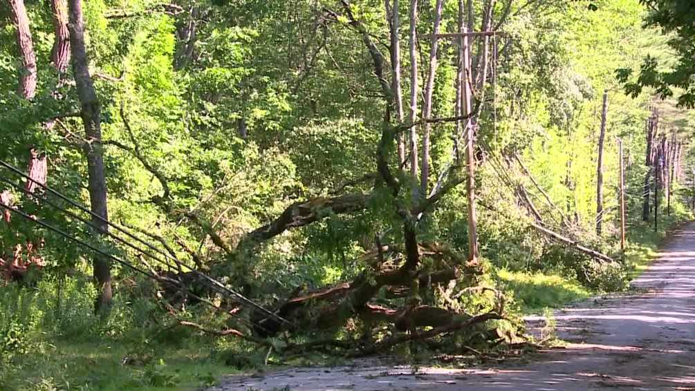 Cleanup underway in Effingham after strong storms blow through Cleanup underway in Effingham after strong storms blow through