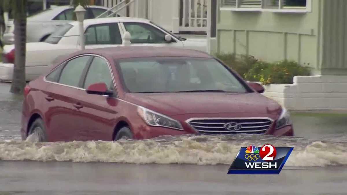 Flooding hits mobile home park near Melbourne