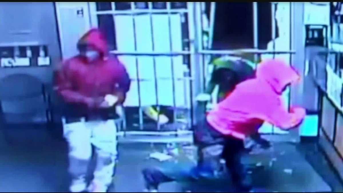 Police seek individuals involved in Cricket Store thefts