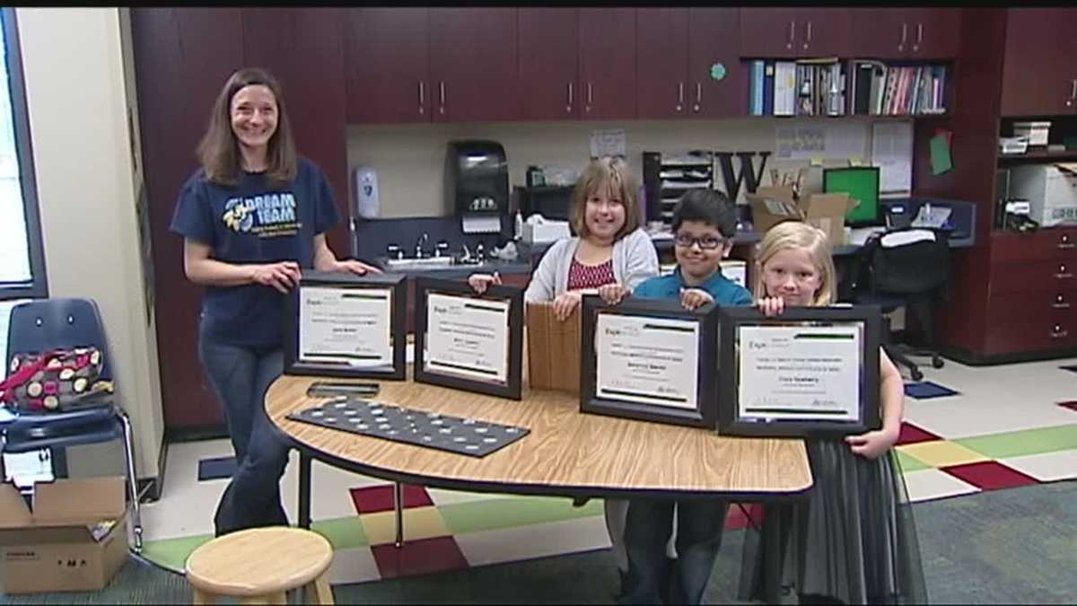 John Ross Elementary students win awards