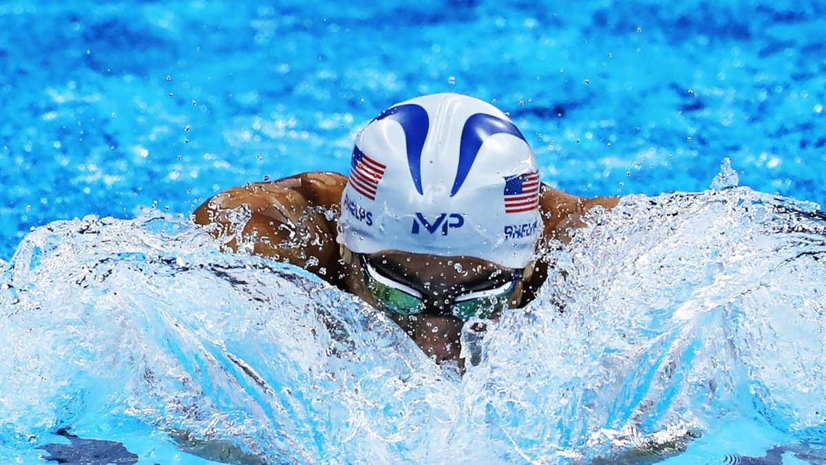 Michael Phelps to race shark tonight