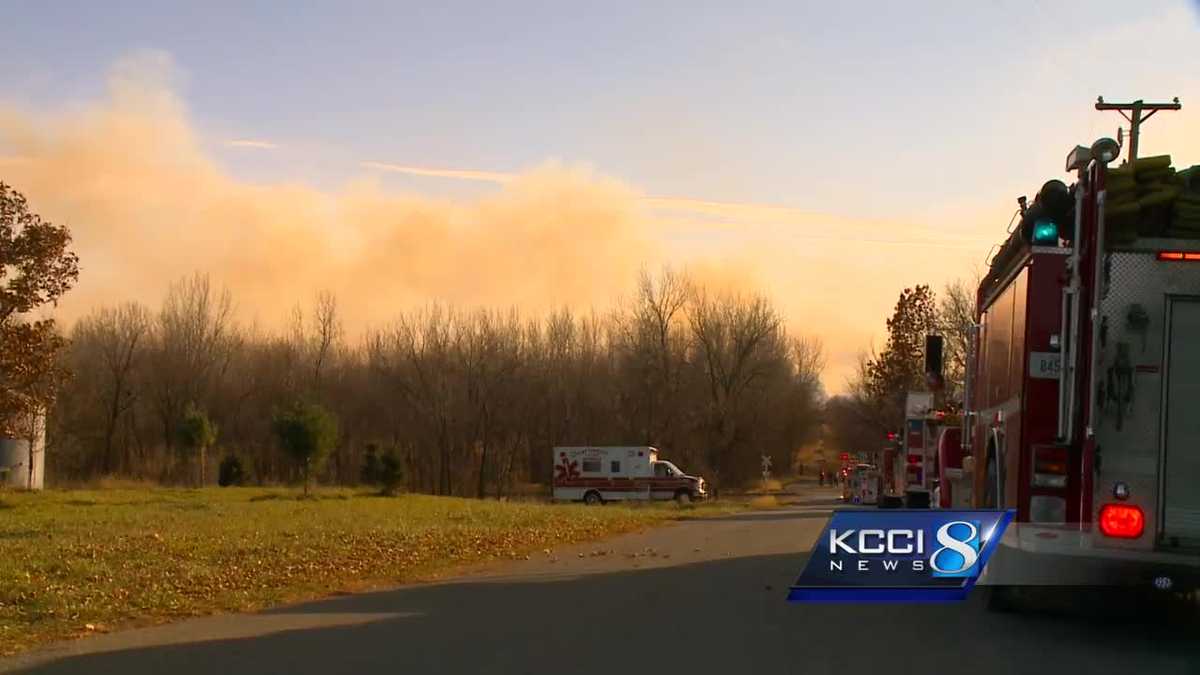 Yellow Banks Park brush fire 'could take days' to extinguish