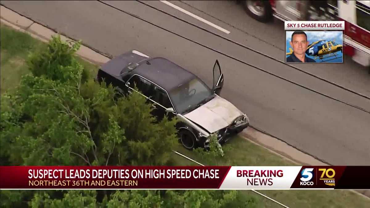 Drivers crashes after leading deputies on chase reaching 100 mph in ...