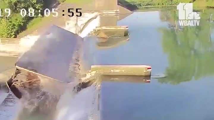 Dam breaks, sending water down stream in Texas