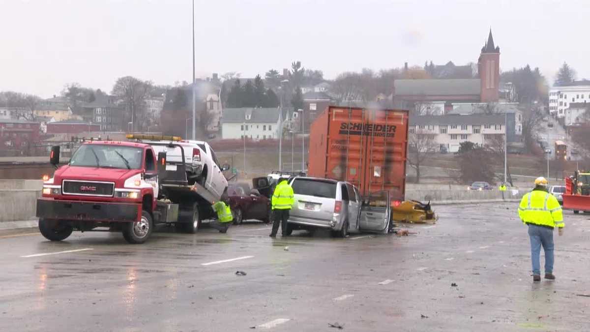 Uncut: Icy roads lead to massive pileup on Interstate 290 in Worcester
