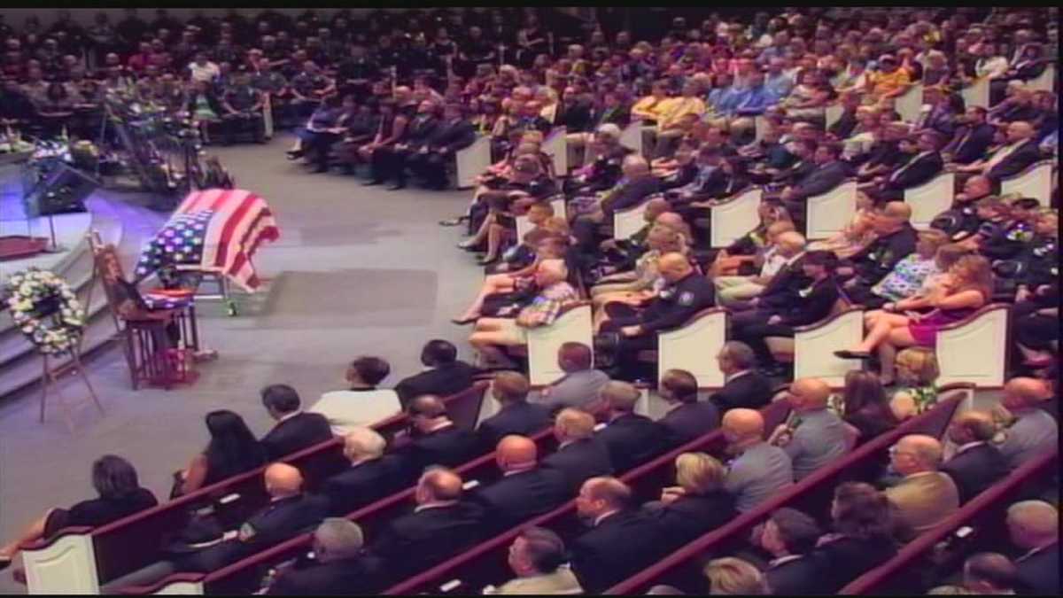 Hundreds turn out for Jason Ellis funeral