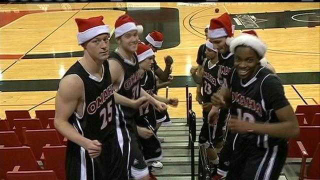 Merry Christmas from UNO Mavs
