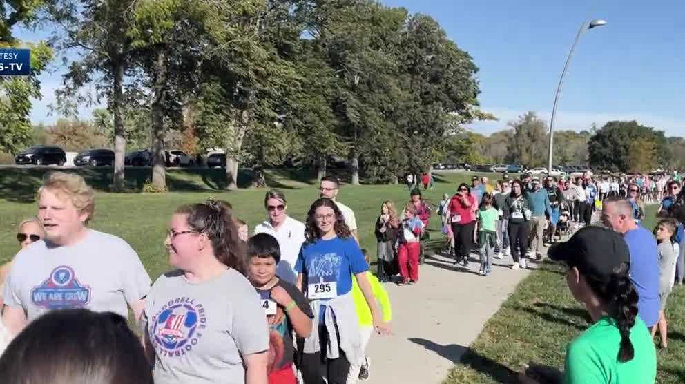 Record-breaking number of people show for annual DMPS OneRun fundraiser