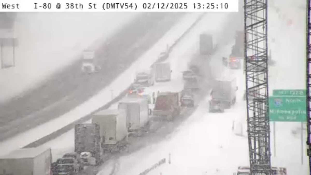 Iowa traffic conditions: Crashes reported as snow hits Des Moines