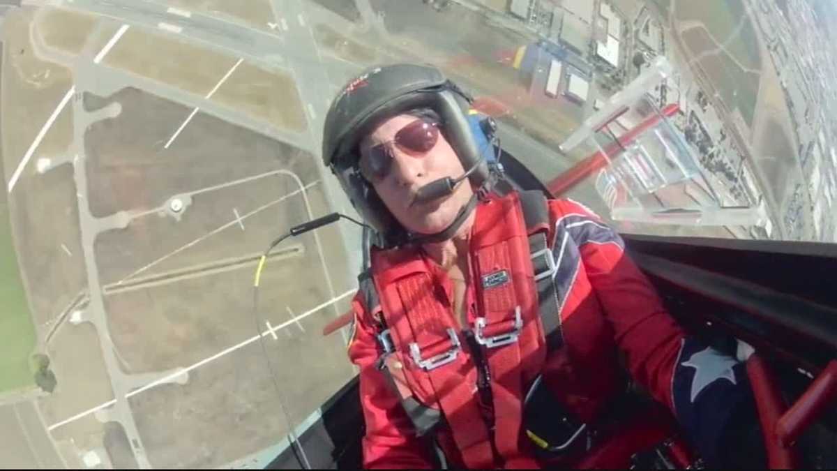 California International Airshow female aerobatic pilot talks to young ...