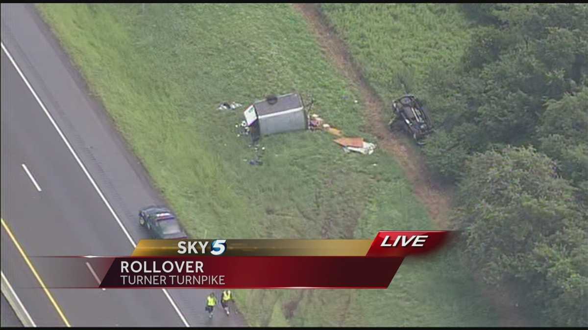 Rollover accident on Turner Turnpike