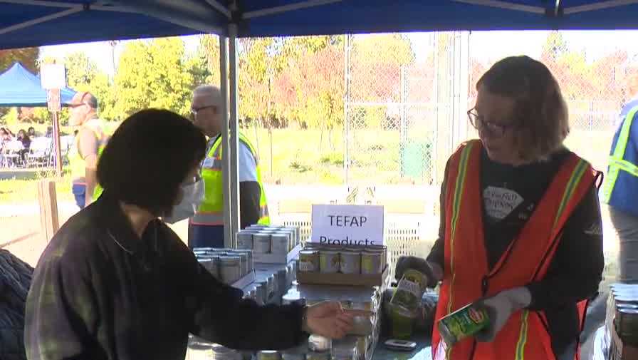 Natomas food distribution event in Sacramento helps feed families