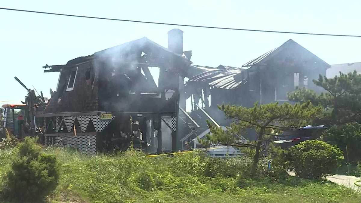North Carolina: 3 killed in Outer Banks beach house fire