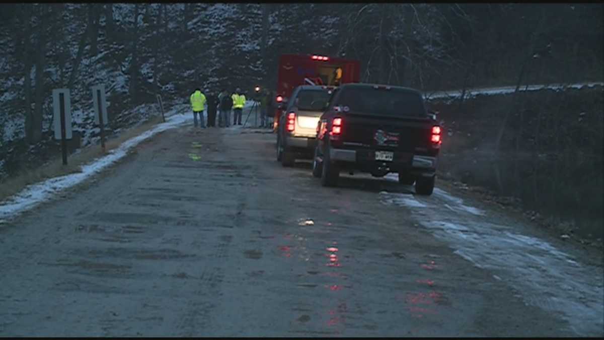 Crews Pull Car From Lake After Deadly Crash