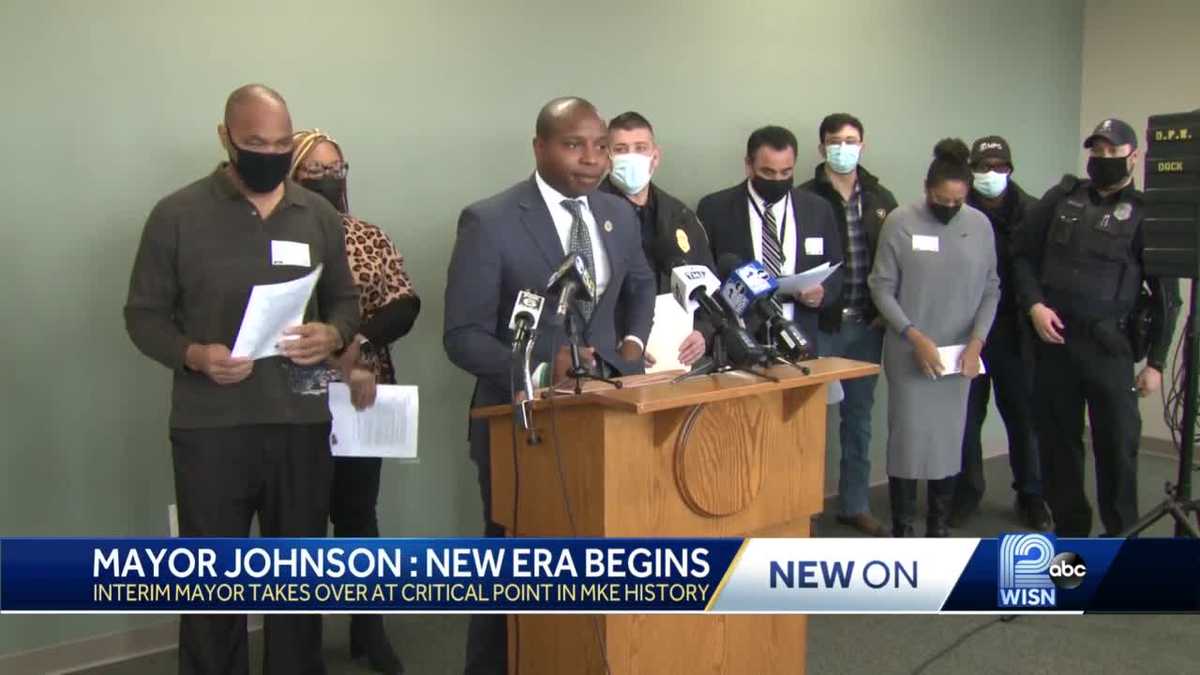 End of an era: Mayor Tom Barrett resigns, acting Mayor Chevy Johnson ...