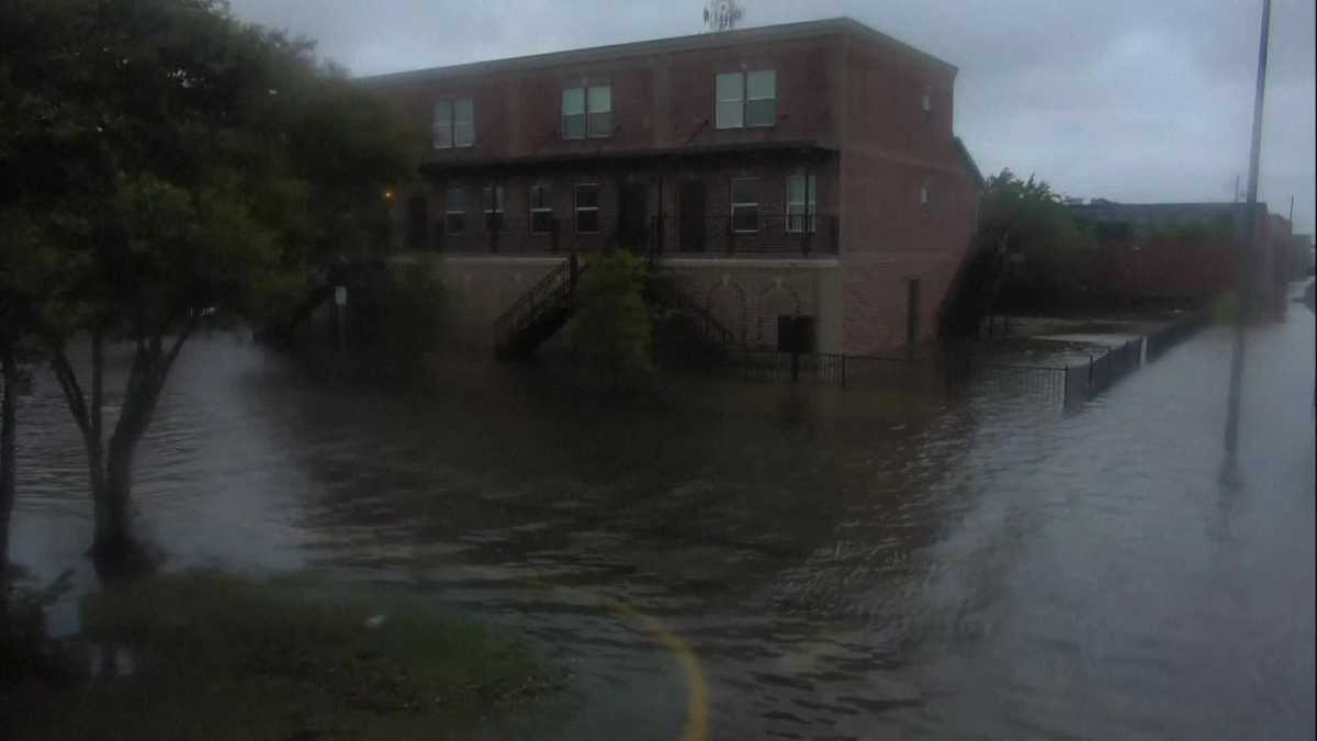 Texas streets flood from Hurricane Beryl