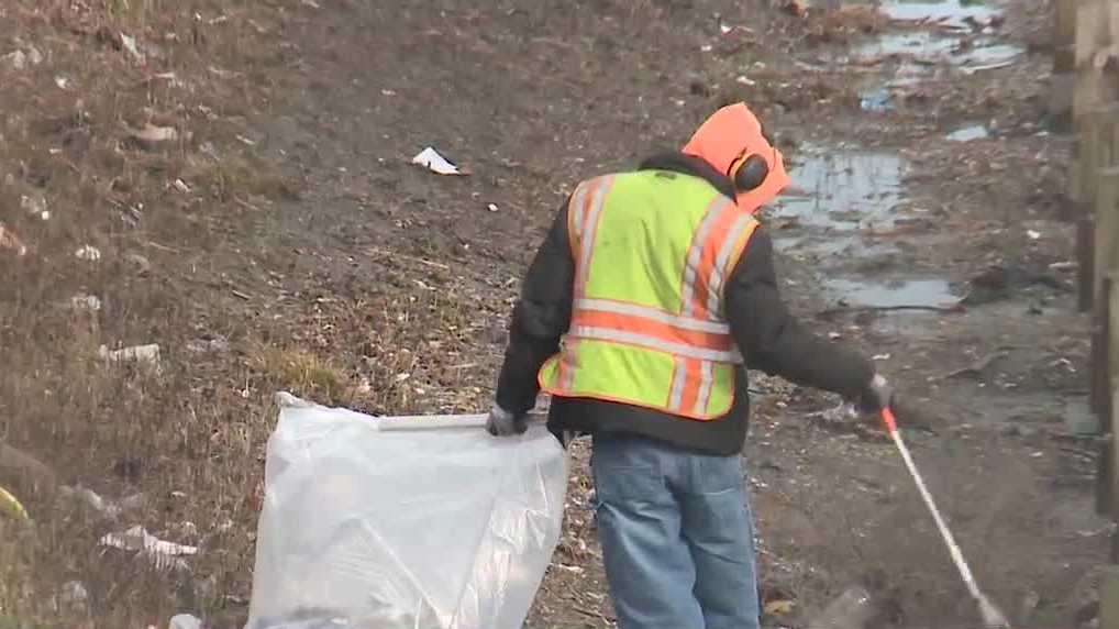 County highway workers begin trash cleanup early along I-43