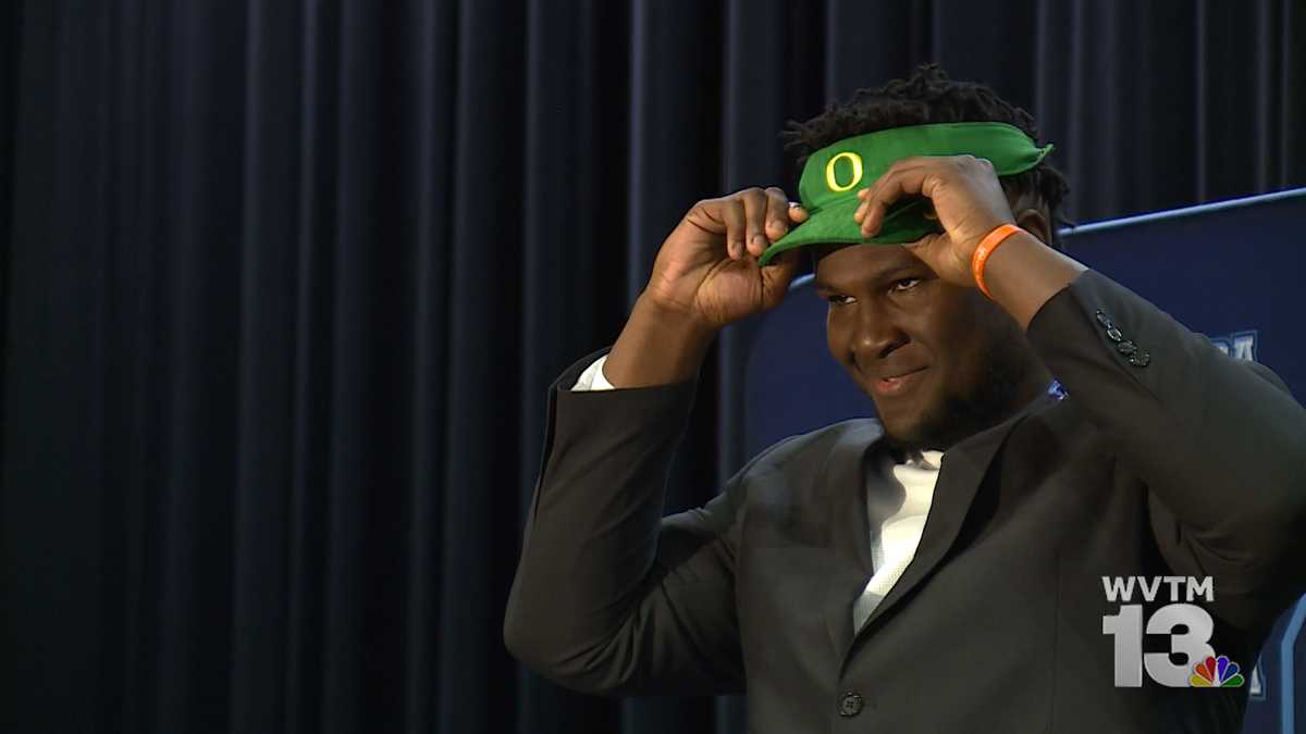 Longtime Alabama commit, Calera's Jayson Jones flips to Oregon