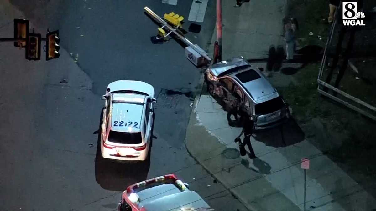 Philly crash: At lease seven vehicles hit, two people injured