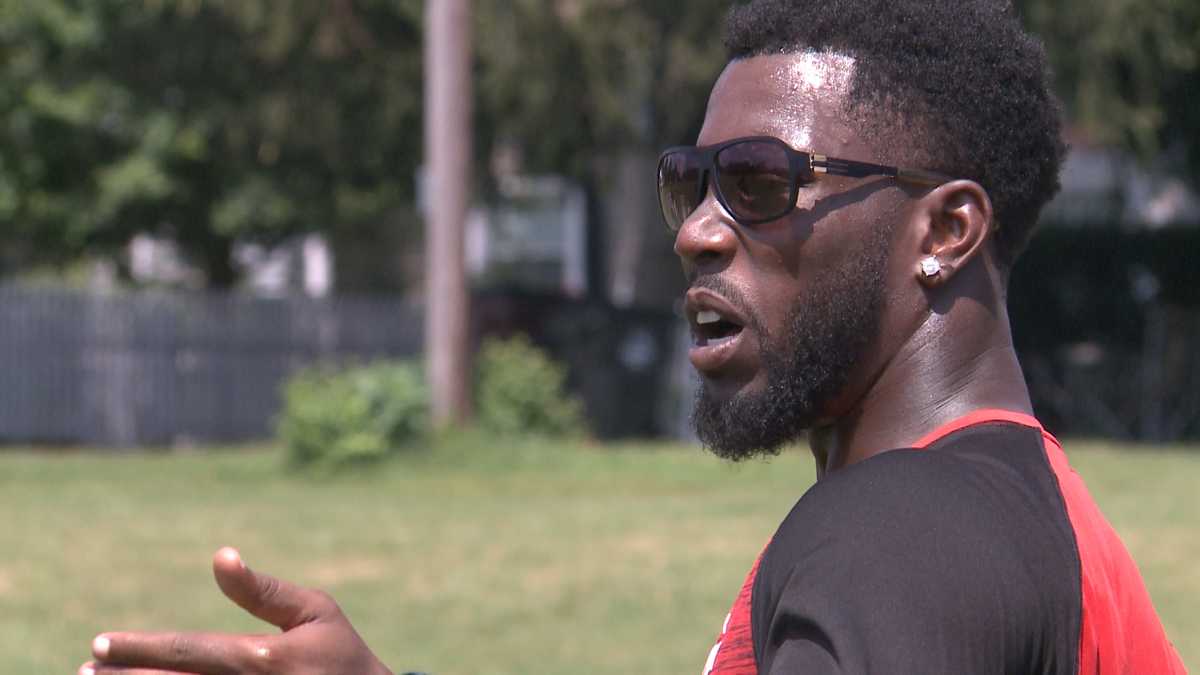 Former NFL player returns 'home' to Waggener