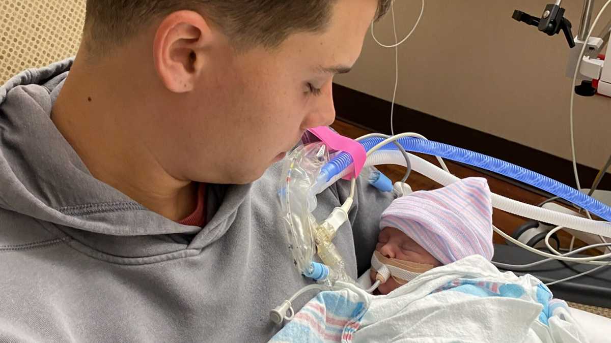 Baby delivered after pregnant mother dies in tragic Kansas crash