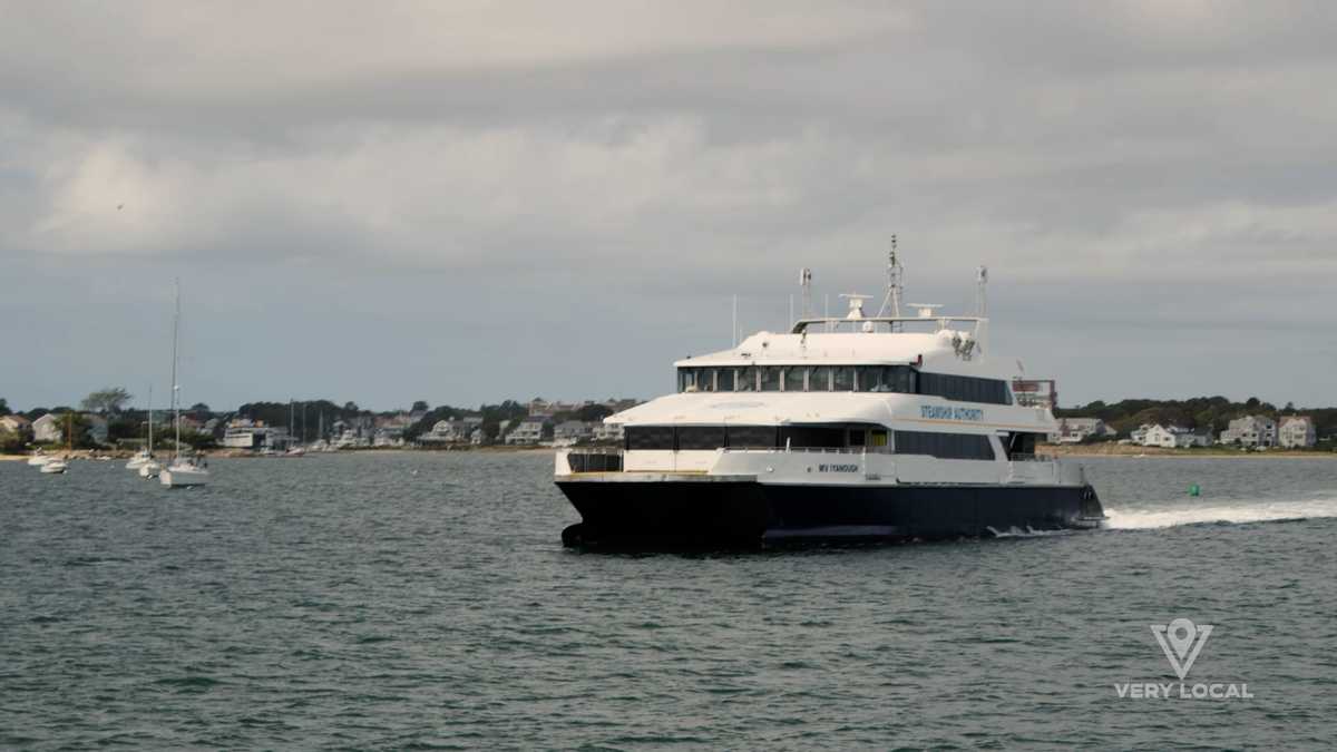 Cape Cod boat tour highlights local lighthouses, Kennedy Compound
