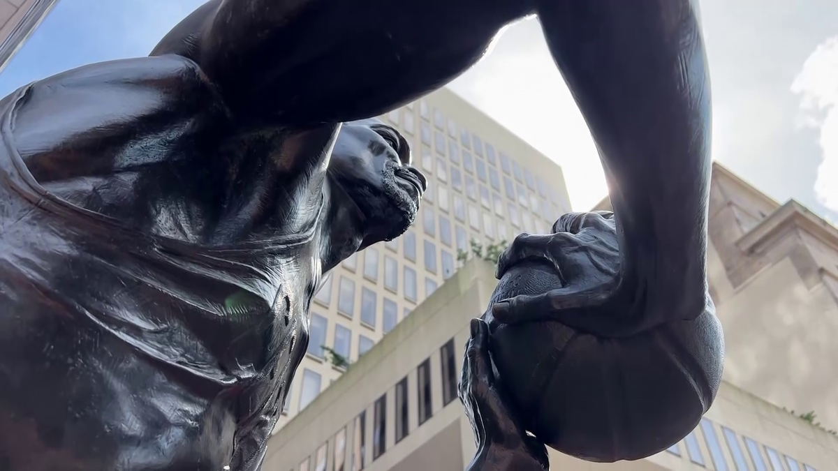 Bill Russell remembered for his civil rights leadership