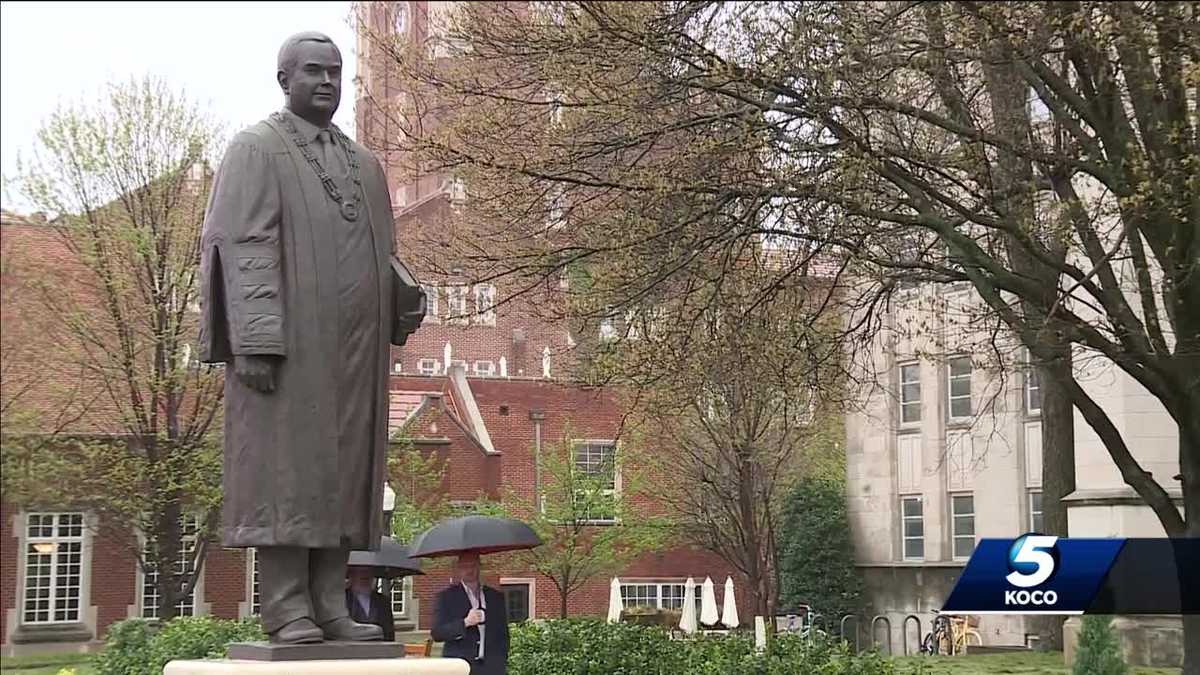 OU unveils statue of retiring President David Boren