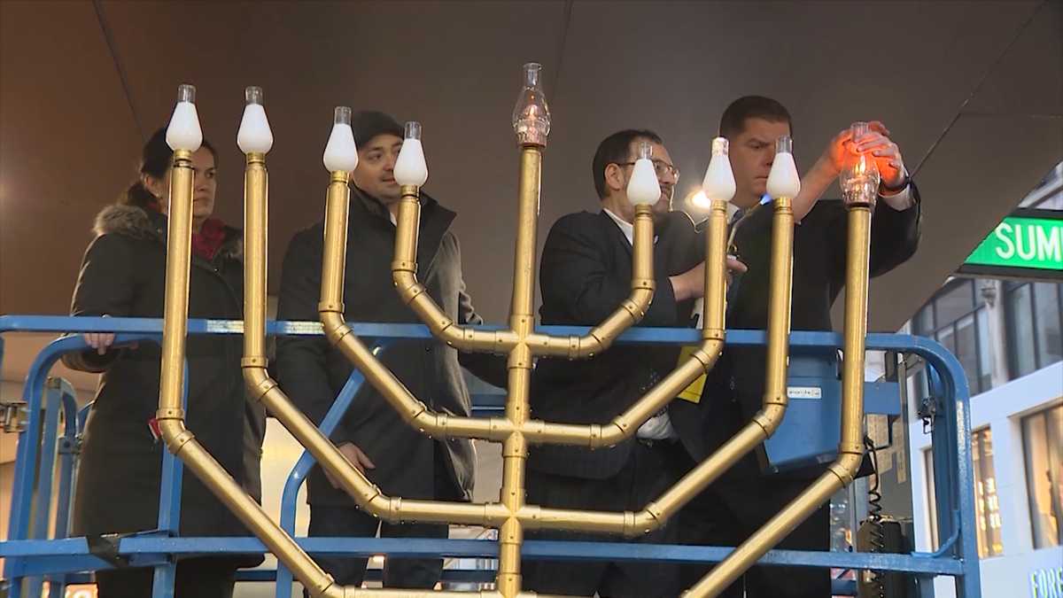 Boston celebrates start of Hanukkah