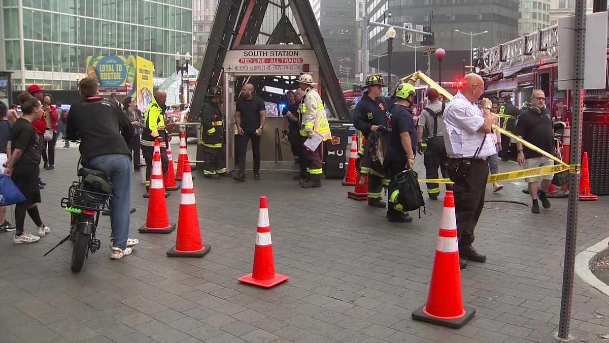 Buses replace most Boston Red Line service after South Station incident