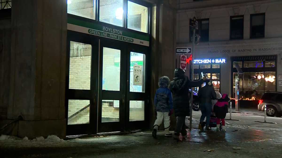 Fire on top of MBTA Green Line train leads to service delays