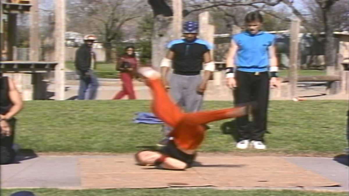 RETRO FIND: ‘80s breakdancing kids steal the show